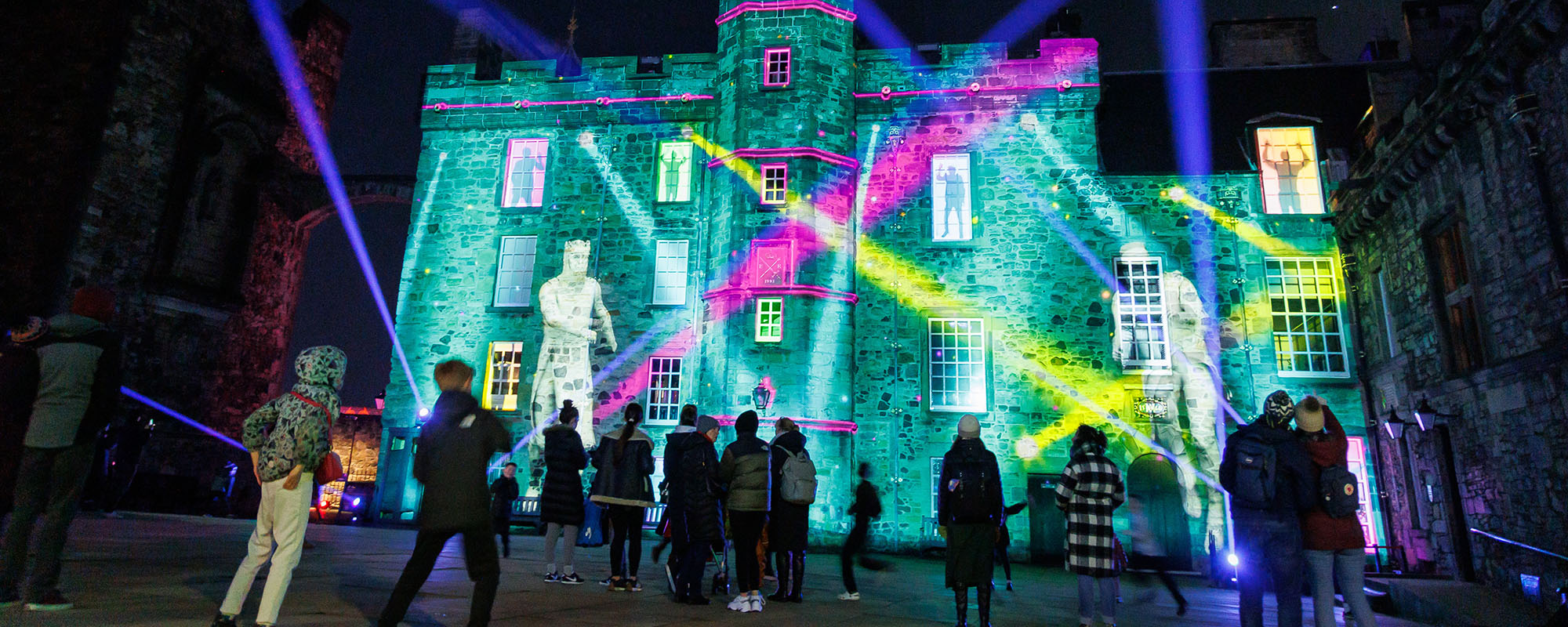 Official Edinburgh Castle Website